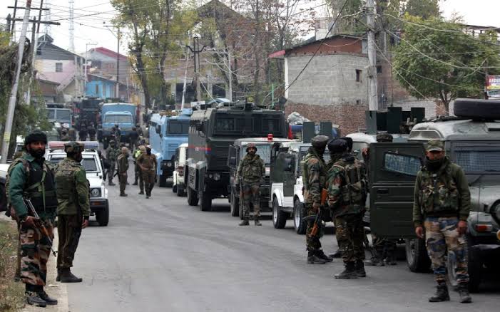 Forces launch search operation in Chadoora village | The Voice Of Kashmir